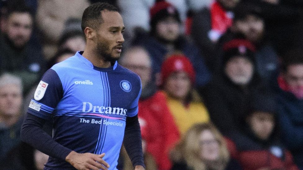 Obita adds 'extra dimension' to Hibs - BBC Sport