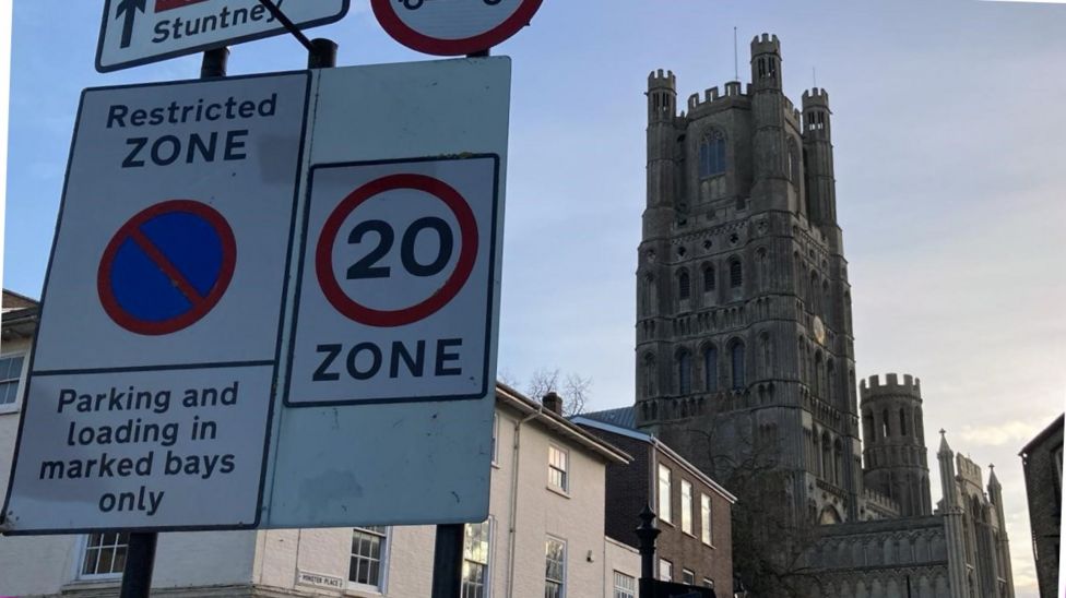 Work starts on expanding 20mph zone in Ely - BBC News