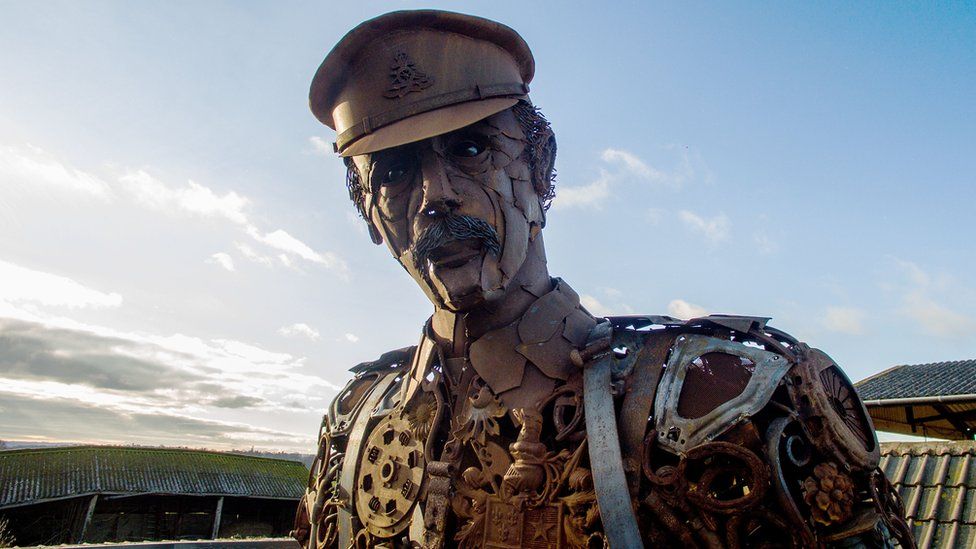 Scrap metal soldier created in Dorset to mark WW1 end - BBC News