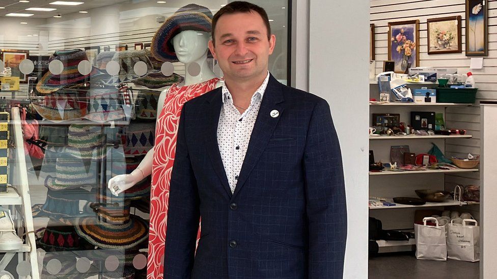 Make A Difference Awards: Coventry's community heroes honoured - BBC News