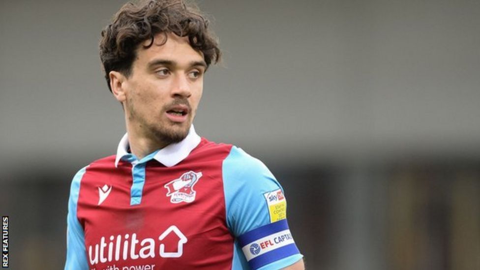Alex Gilliead: Bradford City sign Scunthorpe midfielder on two-year ...