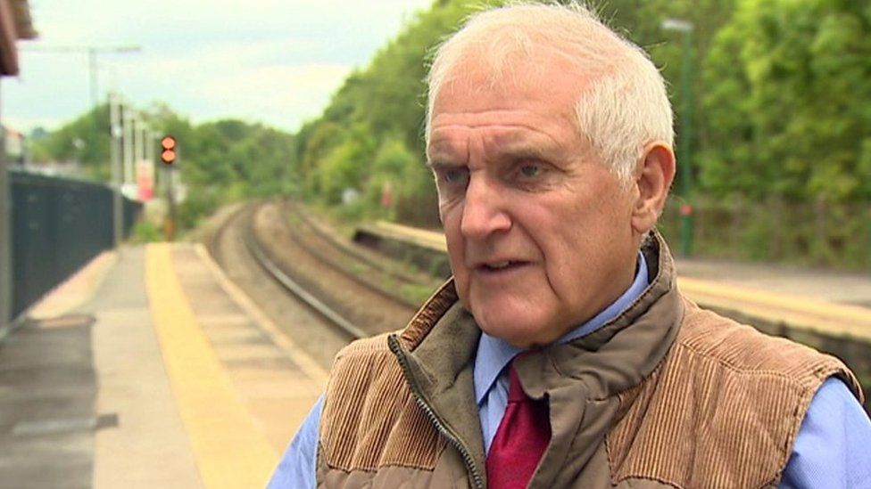 Passengers 'missing out' on chance to voice rail views - BBC News