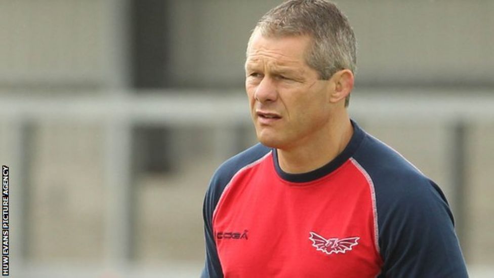 Byron Hayward: Scarlets defence coach signs new contract - BBC Sport