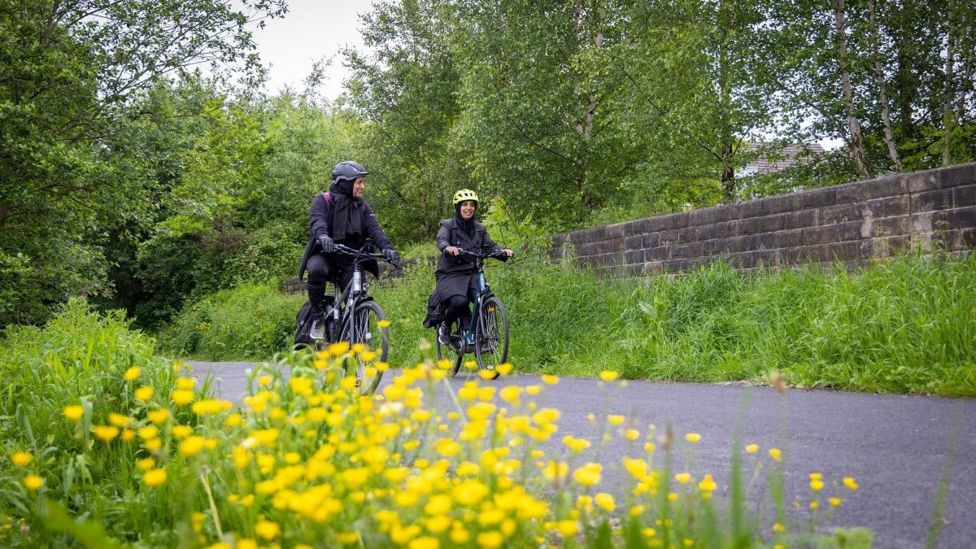 Spen Valley Greenway access improvements completed - BBC News