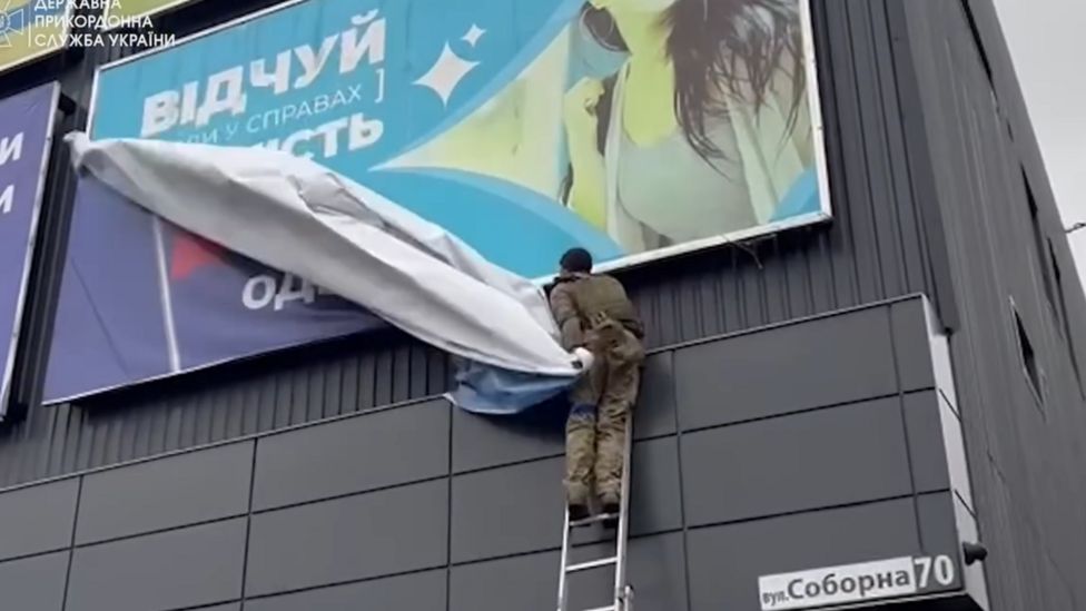 Ukraine says it repelled Russian bid to cross border - BBC News