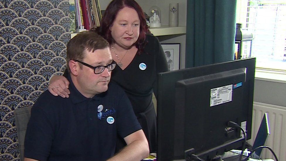 North East Ambulance Service: Family calls review 'a whitewash' - BBC News