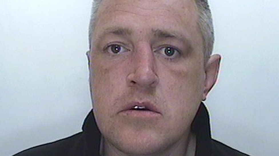 Third gambling machine selfie raider jailed - BBC News