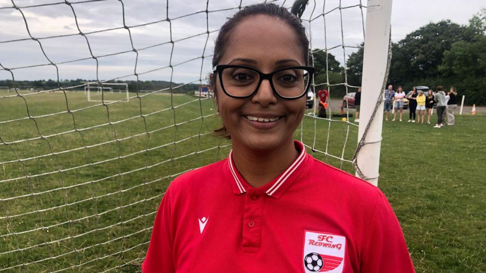 Essex mum turned football coach wins regional award - BBC News