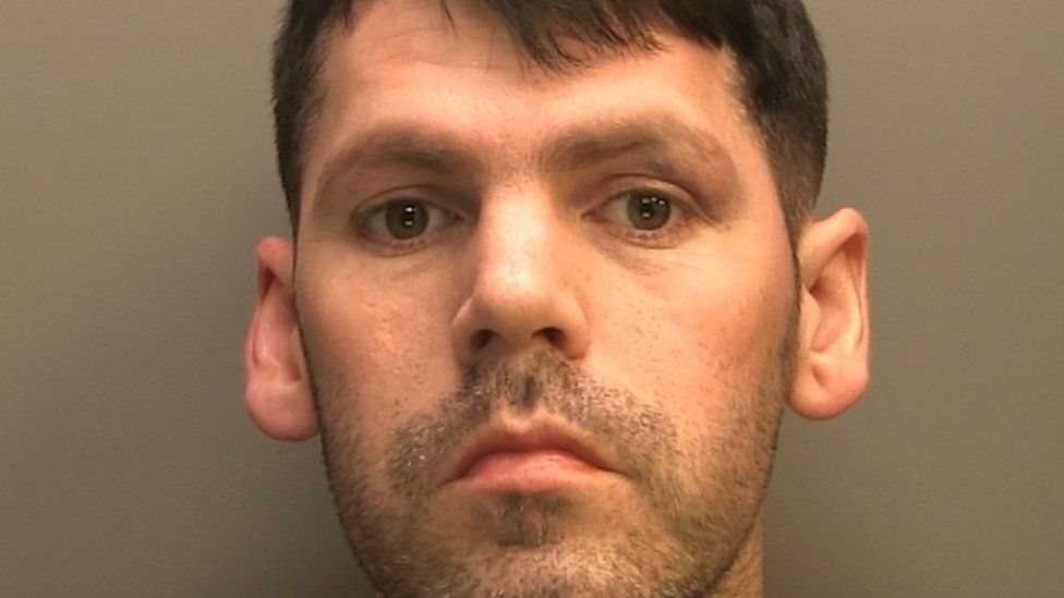 Man who smashed Grantham A&E doors with baseball bat jailed - BBC News