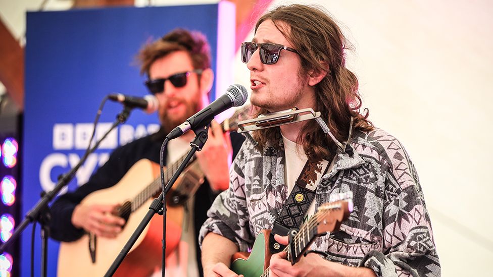 Oriel: Gŵyl Triban, Eisteddfod Sir Ddinbych - BBC Cymru Fyw