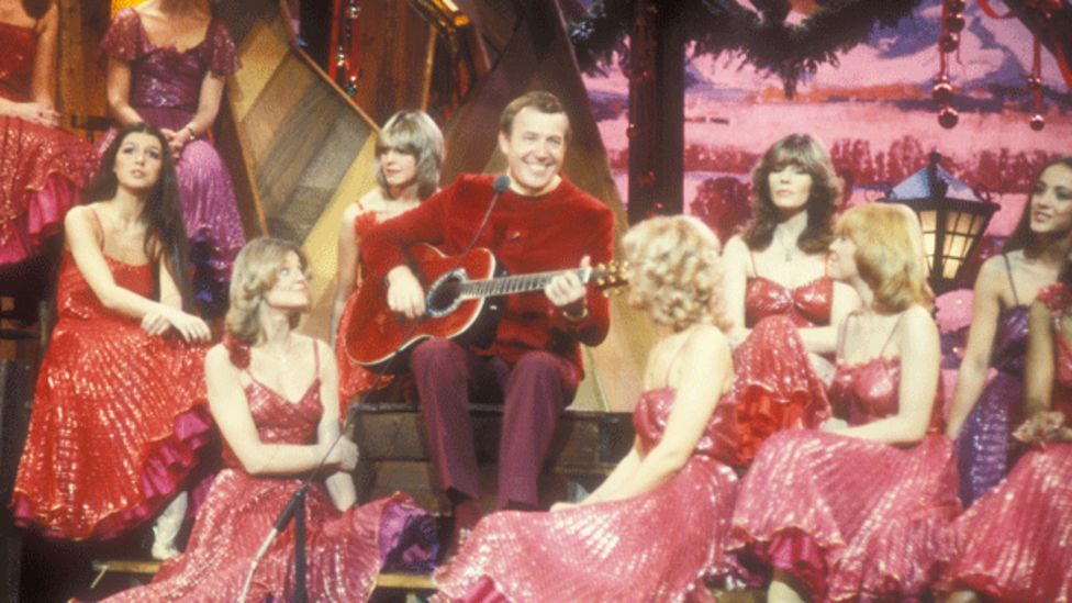 In pictures: Val Doonican - BBC News