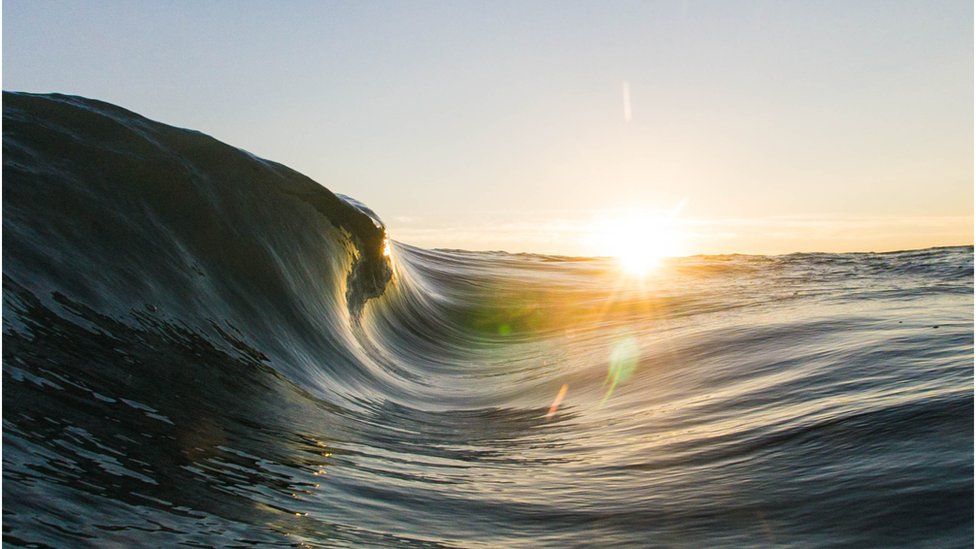 Swell time for UK surf photographers - BBC News