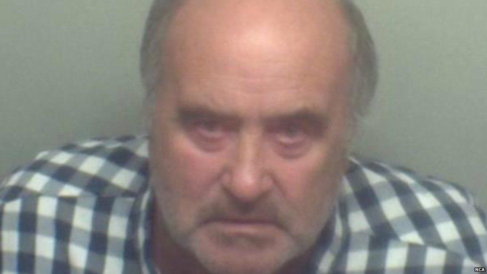 English channel migrant smuggler told to pay back £138k - BBC News