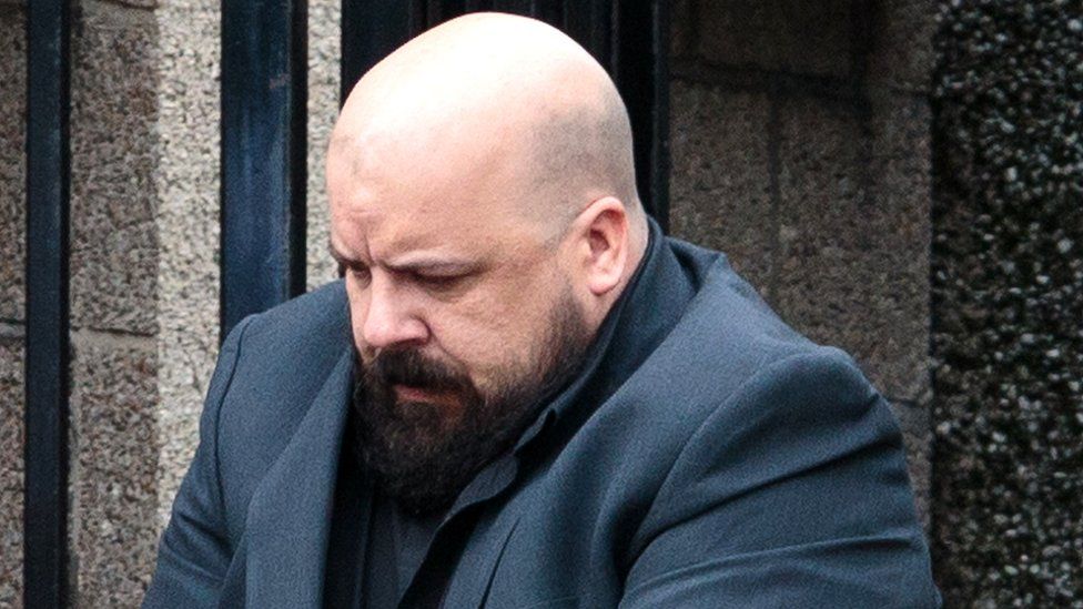 Aberdeen man Derek Piper jailed over indecent images of children - BBC News