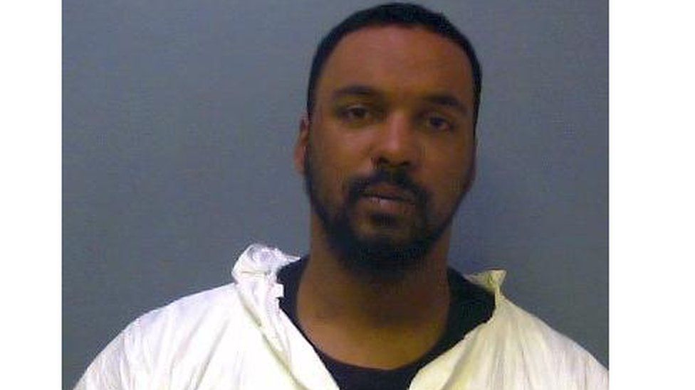 Bracknell murder: Killer jailed for 'ferocious' attack - BBC News