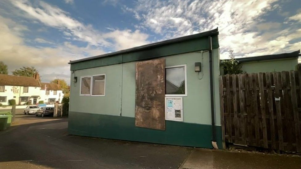 Tingewick and Finmere arson attacks investigated - BBC News