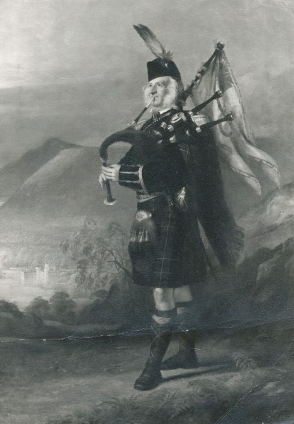 Piper painting worth £10,000 stolen in 'targeted theft' - BBC News