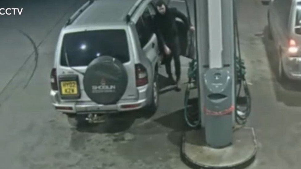 Chris Packham: Images released over arson attack at New Forest home ...