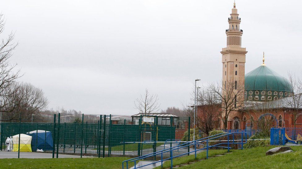 Murder arrest after prominent Rochdale mosque member's death - BBC News
