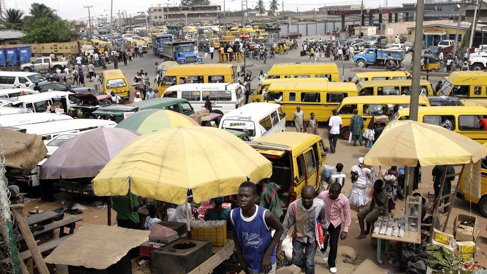 Lagos street trader crackdown 'will make poor poorer' - BBC News