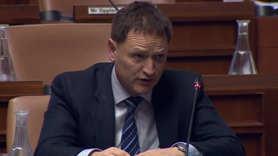 'Fundamental failings' led to Secamb ambulance delays - BBC News