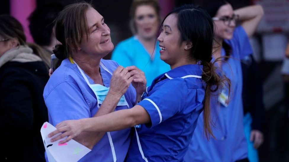 Hundreds of Coventry nurses celebrate International Nurses Day - BBC News