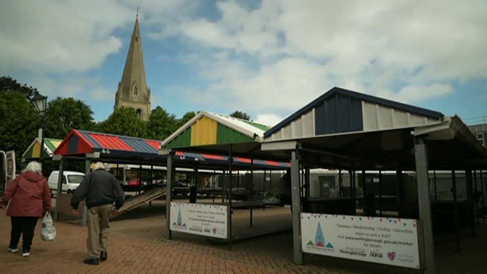 Wellingborough market stalls removed due to anti-social behaviour - BBC ...