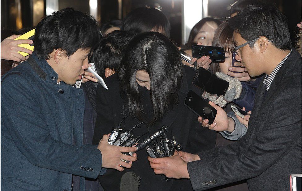 South Korea toughens aviation laws after 'nut rage' incident - BBC News