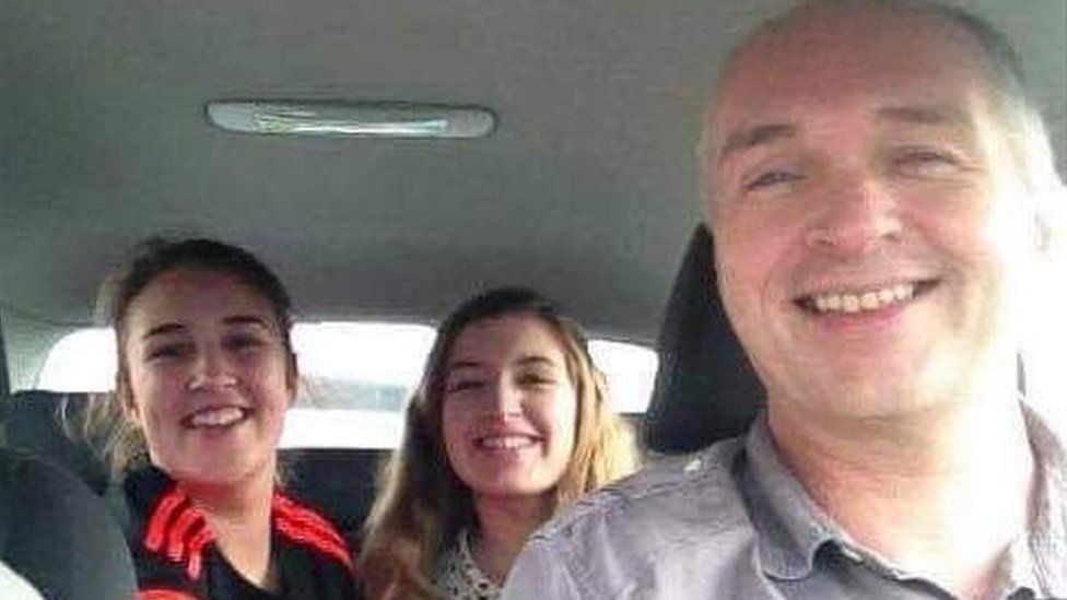 Stephen Heaney: Marathon victim's family warn of risks - BBC News