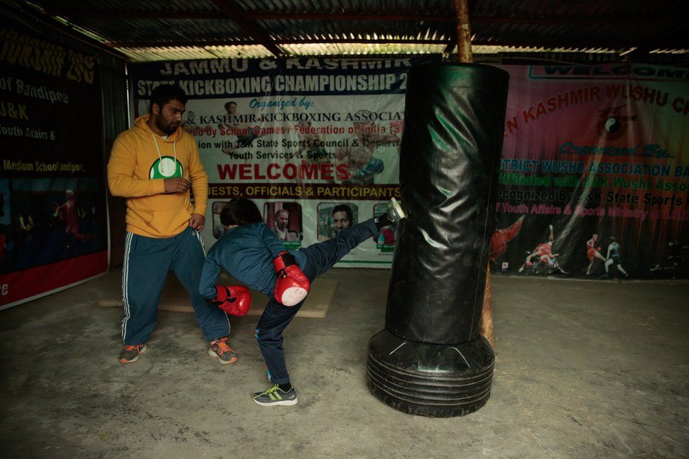 The nine-year-old Kashmiri girl who rules the kickboxing world - BBC News