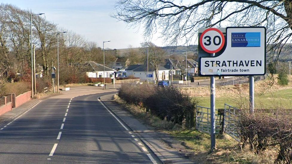Man dies after three pedestrians hit by van in Strathaven - BBC News