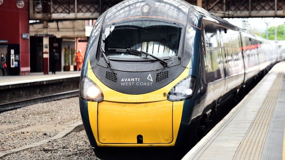 Queen Elizabeth II: Extra trains from Manchester for mourners - BBC News