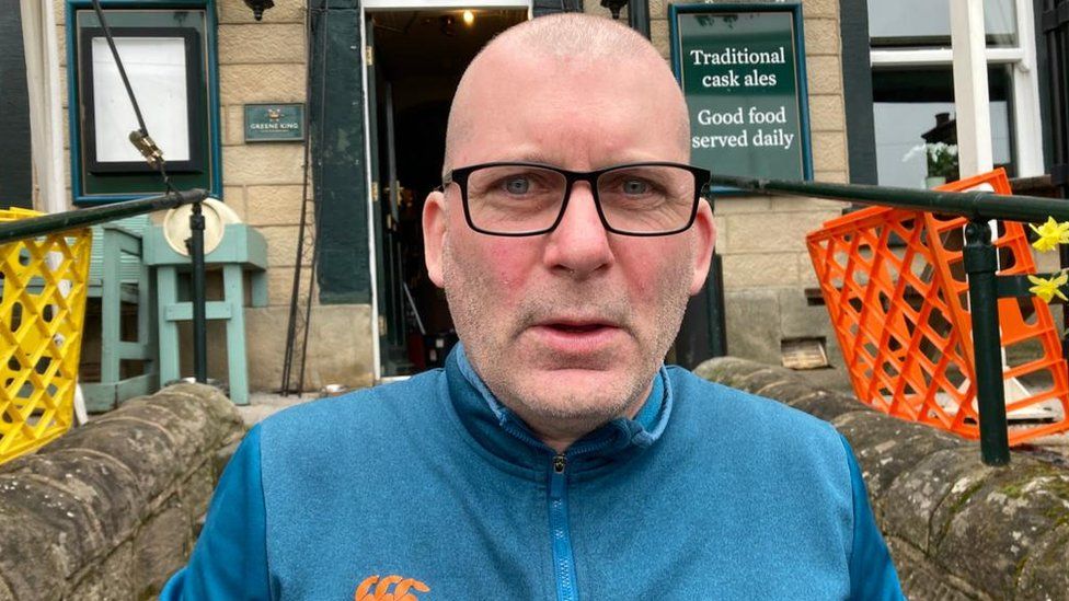 Matlock roadwork disruption leaves residents raging - BBC News