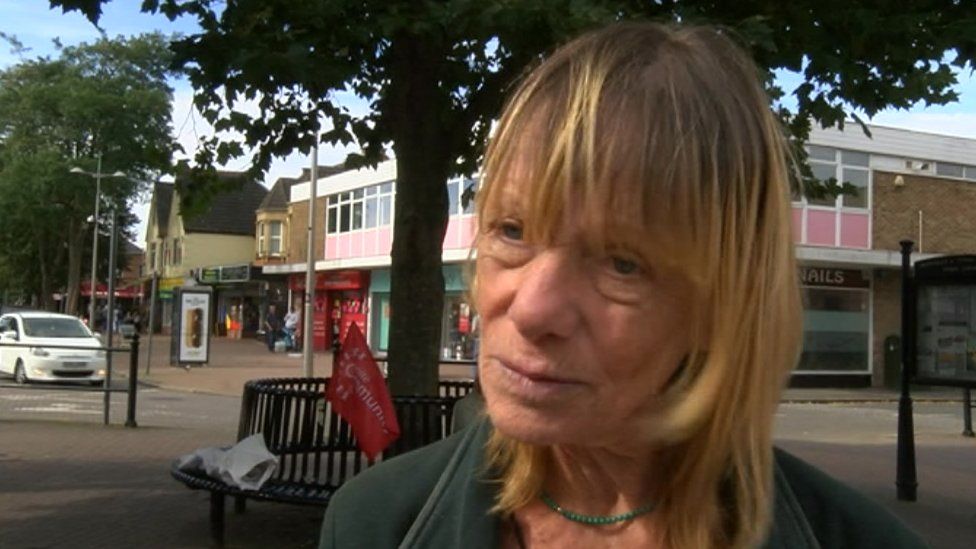 Rally for pregnant woman who lost twins in 'racist' attack - BBC News