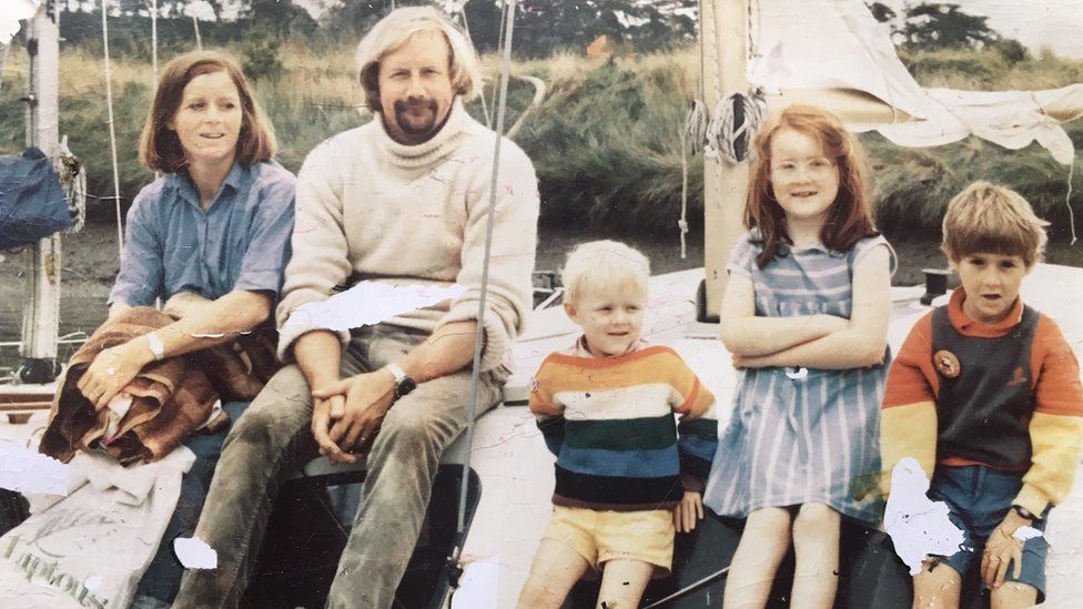 Woman sets out to finish brother's kayak challenge - BBC News