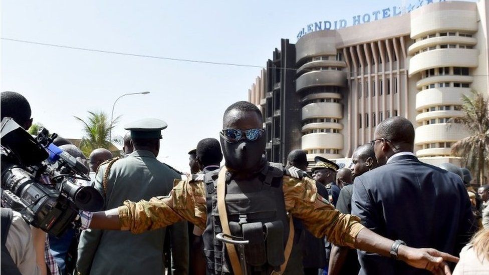 Senegal detains 900 people in security drive - BBC News