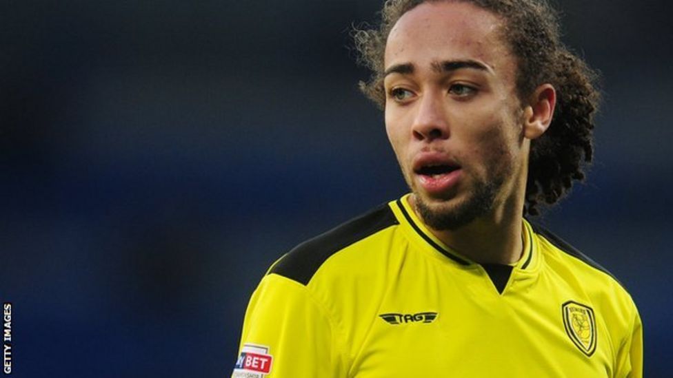 Marcus Harness: Burton Albion winger signs new contract - BBC Sport