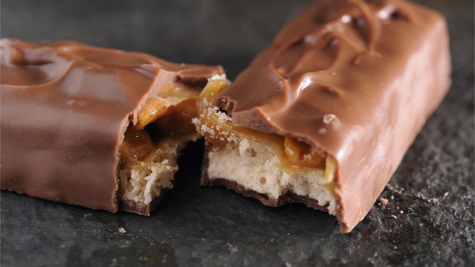 The research centre dedicated to the science of cracks - BBC News