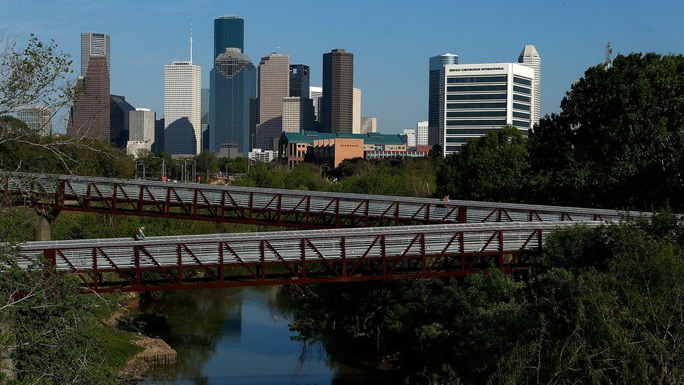 Fighting climate change in Texas with an eye on the bottom line - BBC News