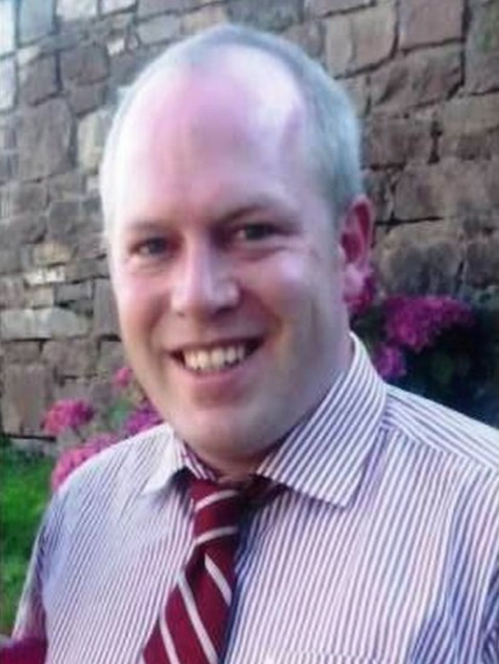 Omeath shooting: Irish state funeral for Garda Anthony Golden - BBC News