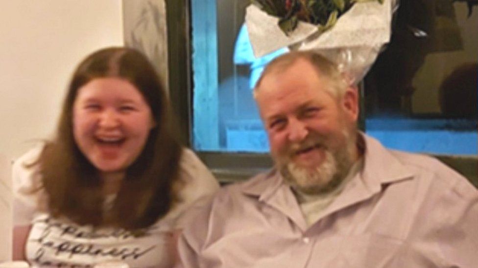 Distington house fire: Neighbours 'tried to save dad and girl' - BBC News