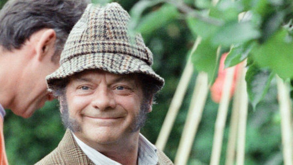 TV star David Jason discovers daughter, 52, by Port Talbot ex - BBC News