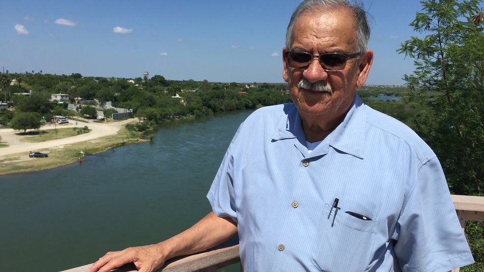 100 days: What might Trump's border wall look like? - BBC News