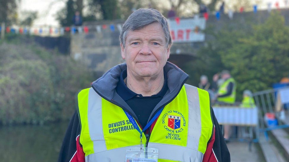 Devizes to Westminster non-stop canoe race celebrates 75th anniversary ...