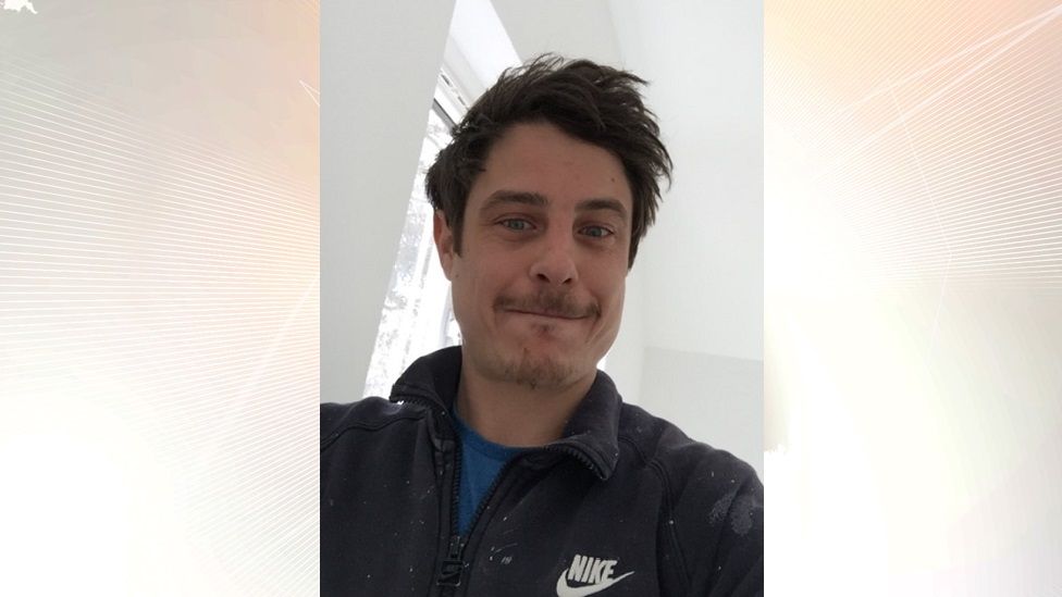 Morden 'street fight' death victim named - BBC News