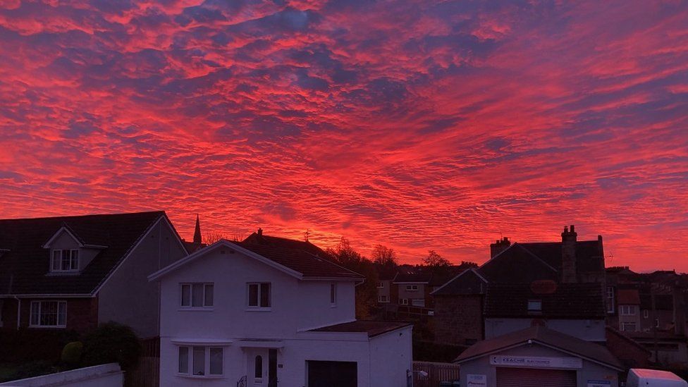 Scotland wakes up to a 'lava sky' - BBC News