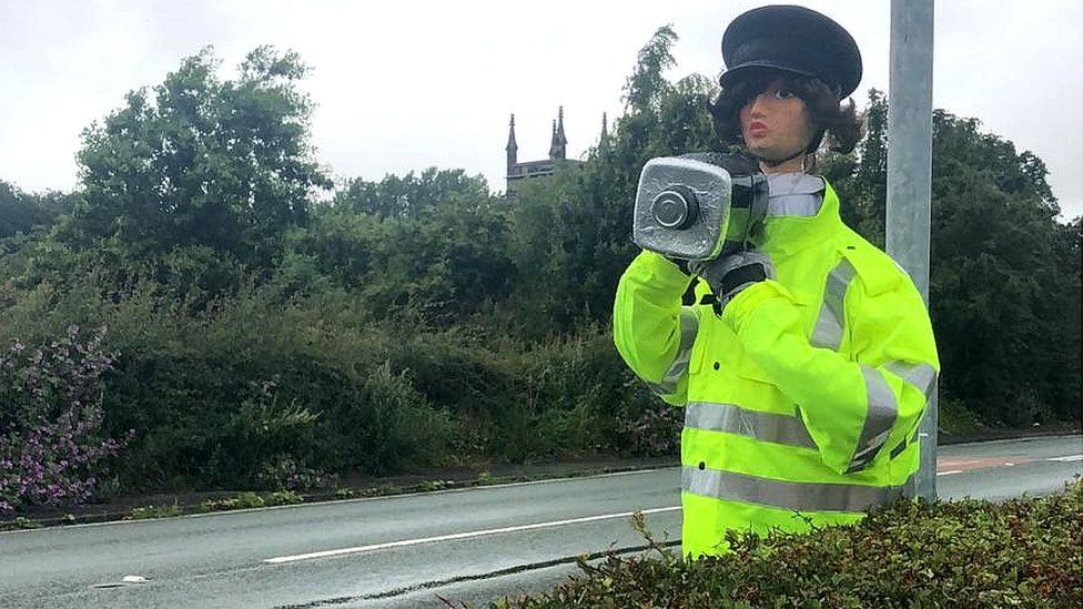 Scarecrow police officer slows speeding drivers in Lydiate - BBC News