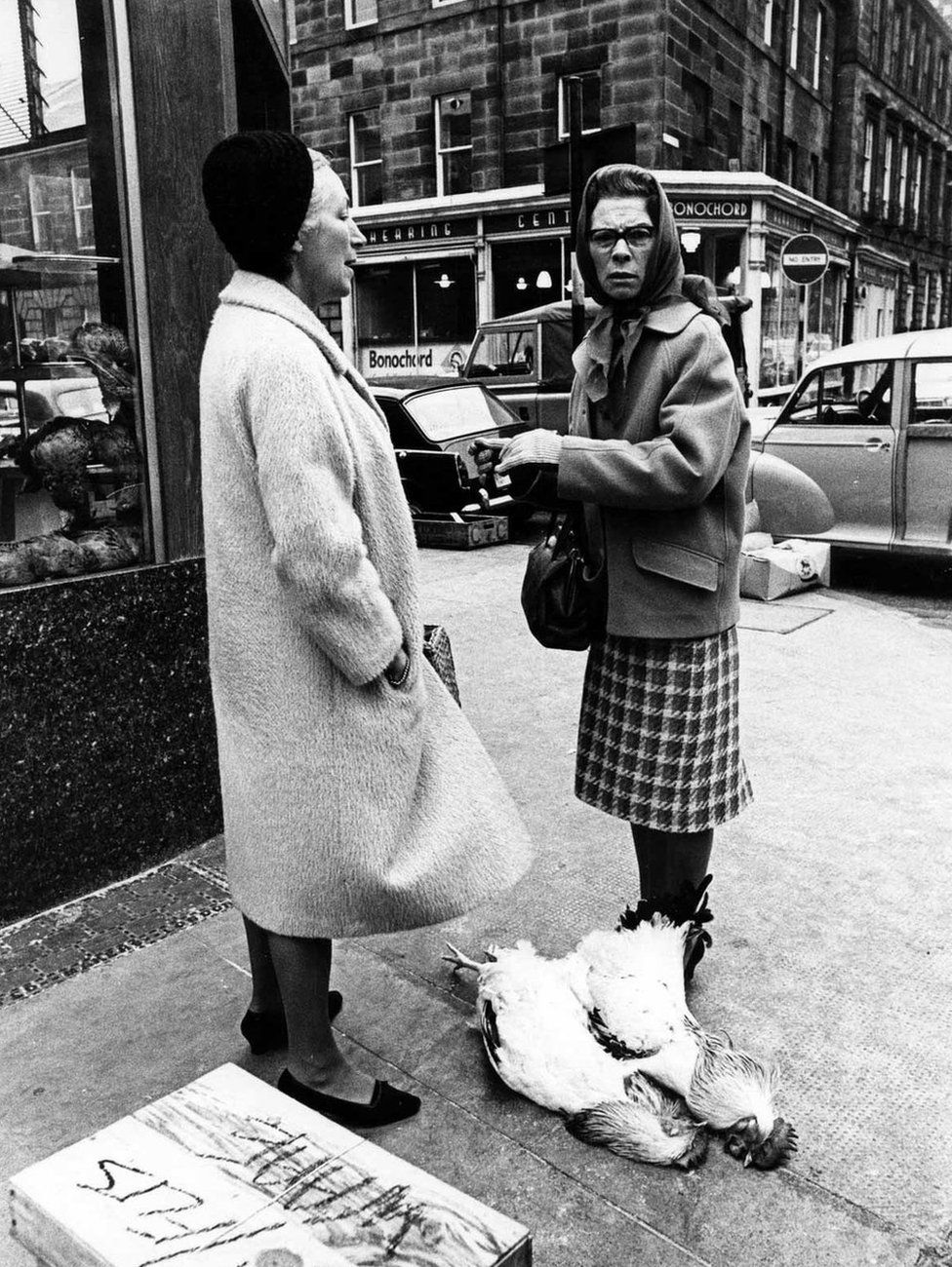 In pictures: 'Unseen' Edinburgh archive from the 50s and 60s - BBC News