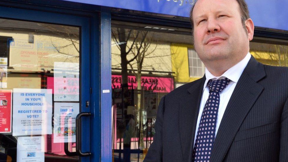 Sorcha Eastwood gets pay-out over 'IRA mouthpiece' tweet - BBC News