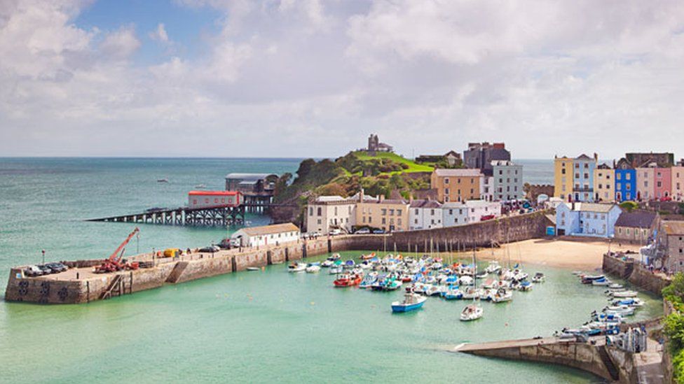 Ateb y Galw: Golygydd BBC Radio Cymru, Betsan Powys - BBC Cymru Fyw